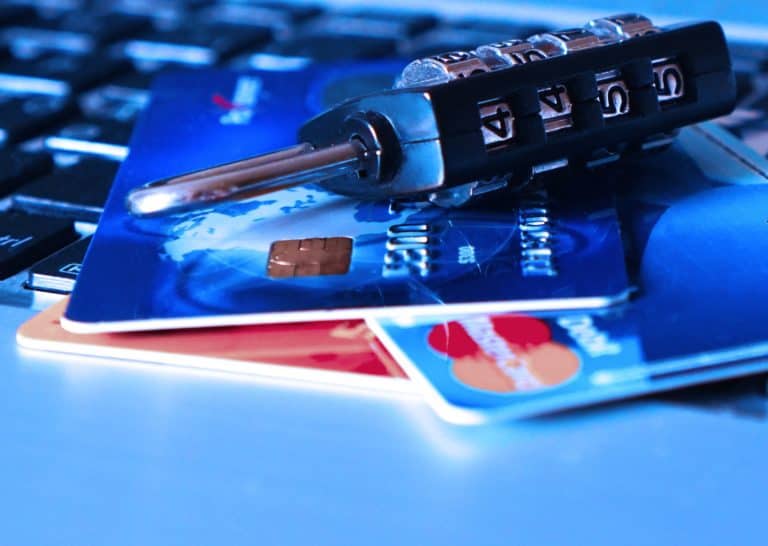 IDENTITY THEFT HORROR STORIES: BEWARE OF FRAUDSTERS & IDENTITY THIEVES ...